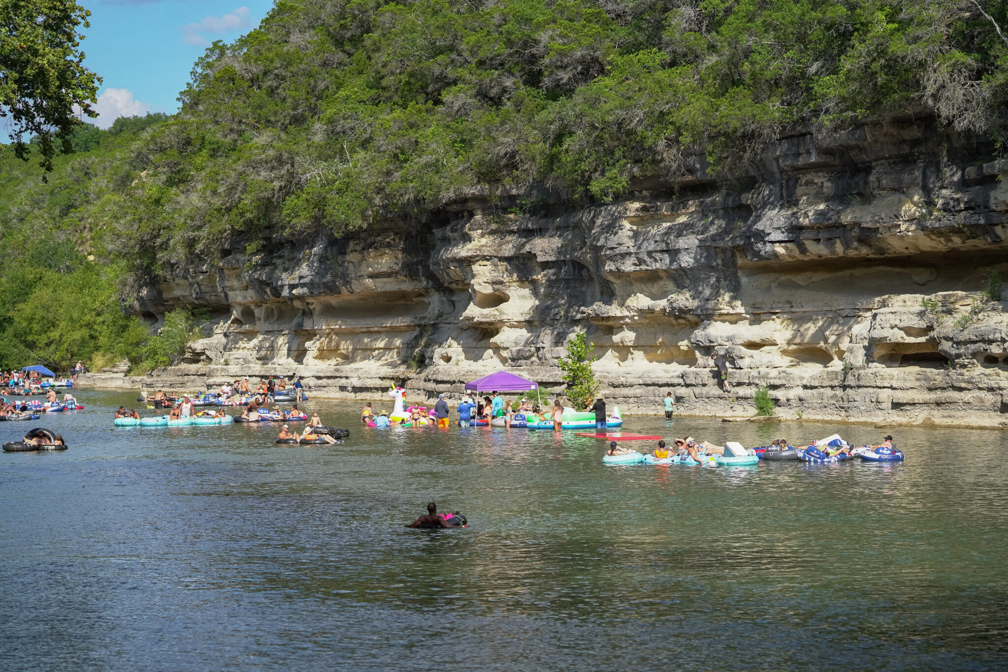 Guadalupe River Tubing - Rio Guadalupe Resort